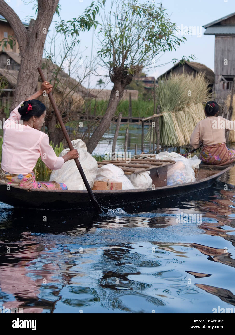 Paddling home hi-res stock photography and images - Alamy