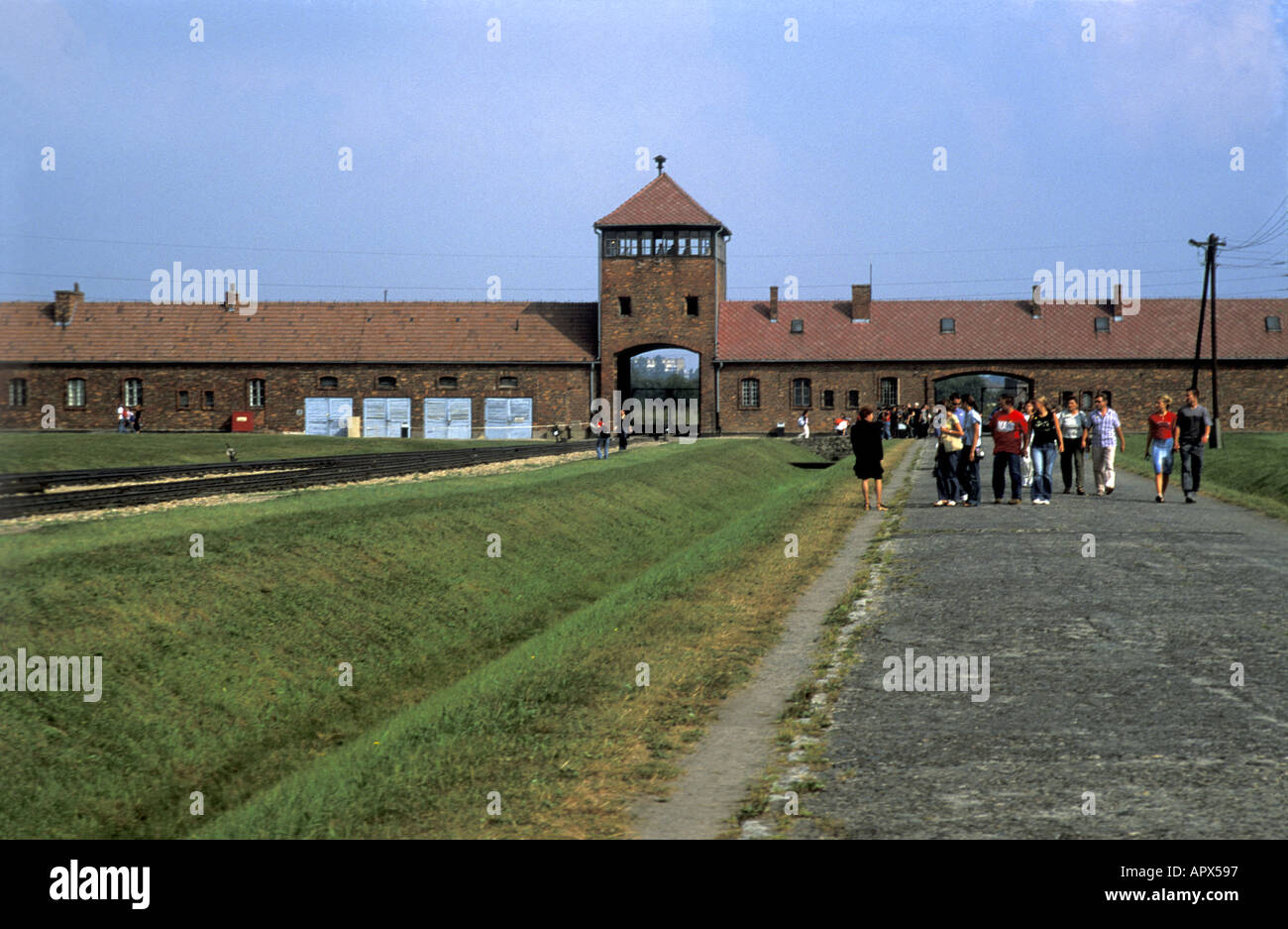 The railway and loading ramp leading to Hells Gate entrance to the ...