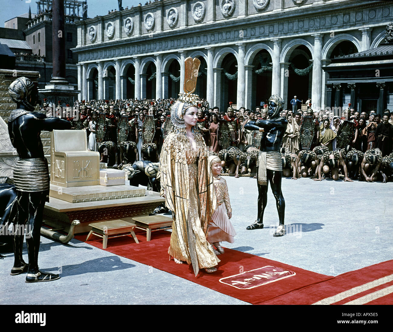 CLEOPATRA 1963 20th Century Fox film with Elizabeth Taylor Stock Photo ...