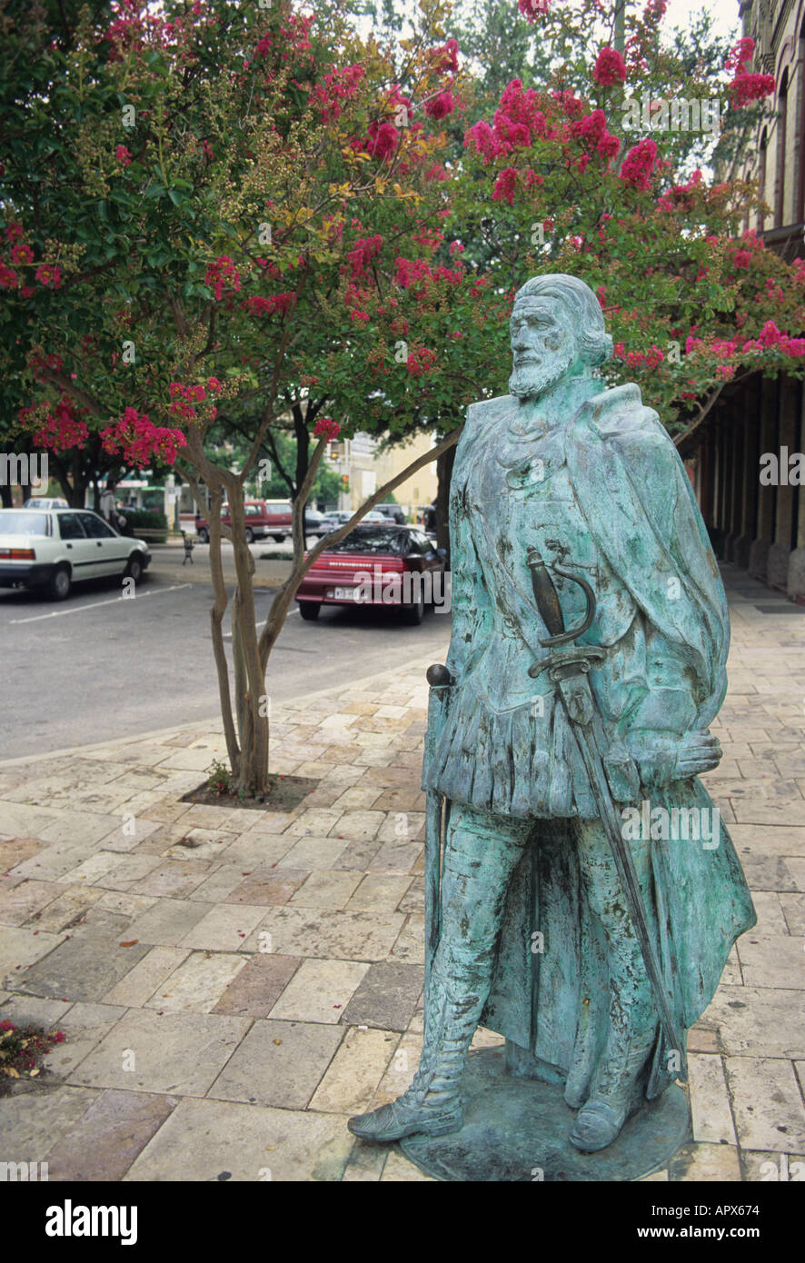 Statue spanish conquistador in hi-res stock photography and images - Alamy
