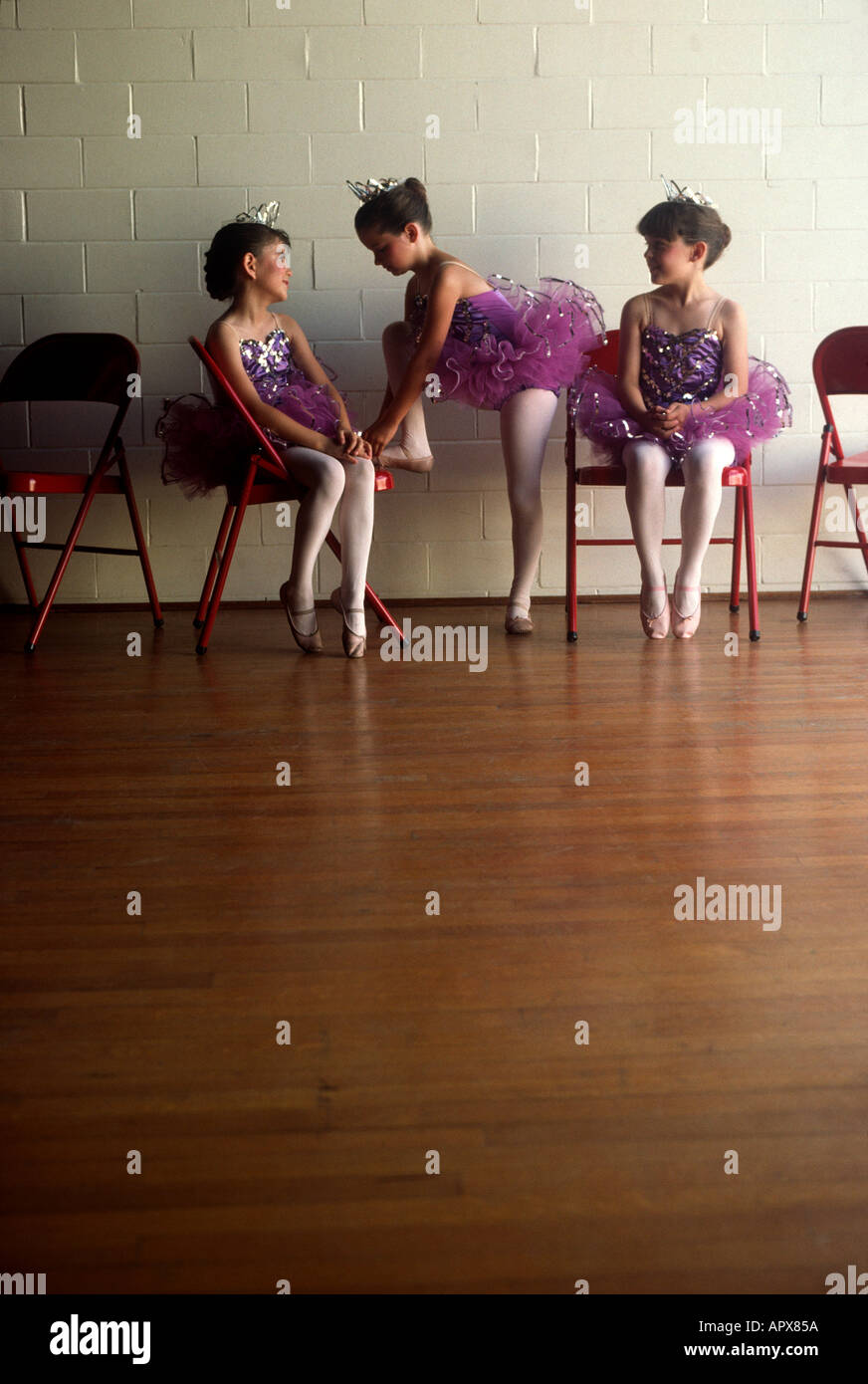 Backstage performance hi-res stock photography and images - Alamy