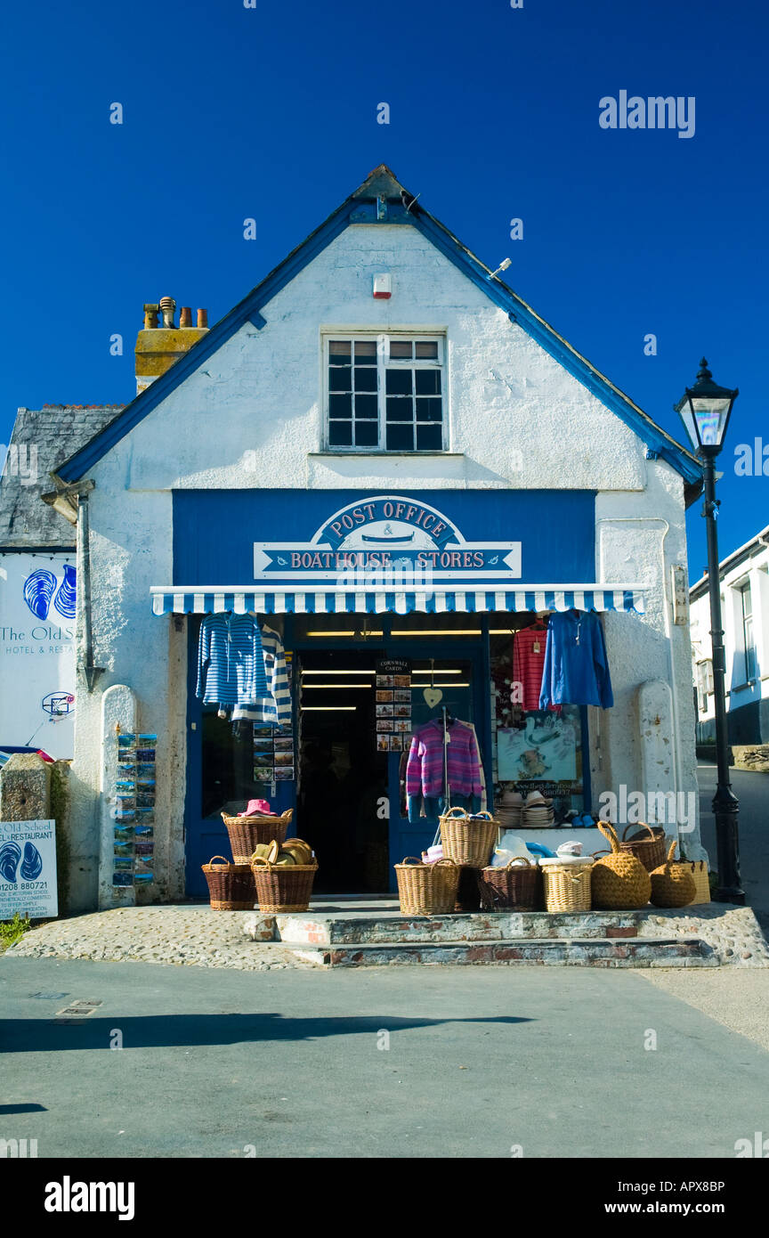 Port isaac shop hi-res stock photography and images - Alamy
