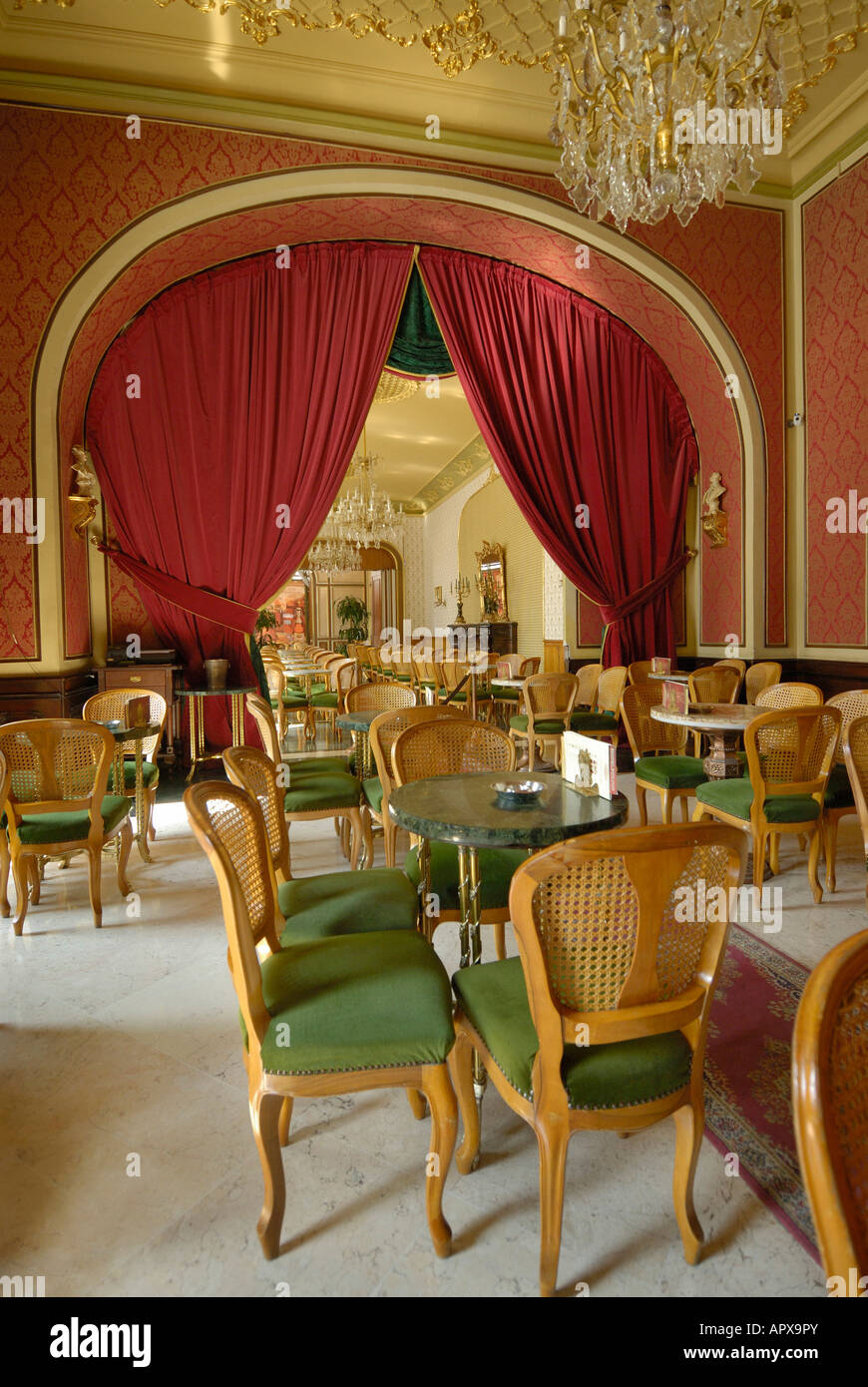 Gerbeaud pastry hi-res stock photography and images - Alamy