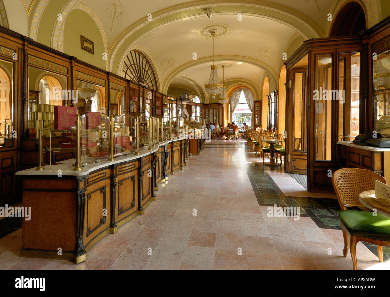GERBEAUD, COFFEE AND PASTRY SHOP. BUDAPEST, HUNGARY Stock Photo - Alamy