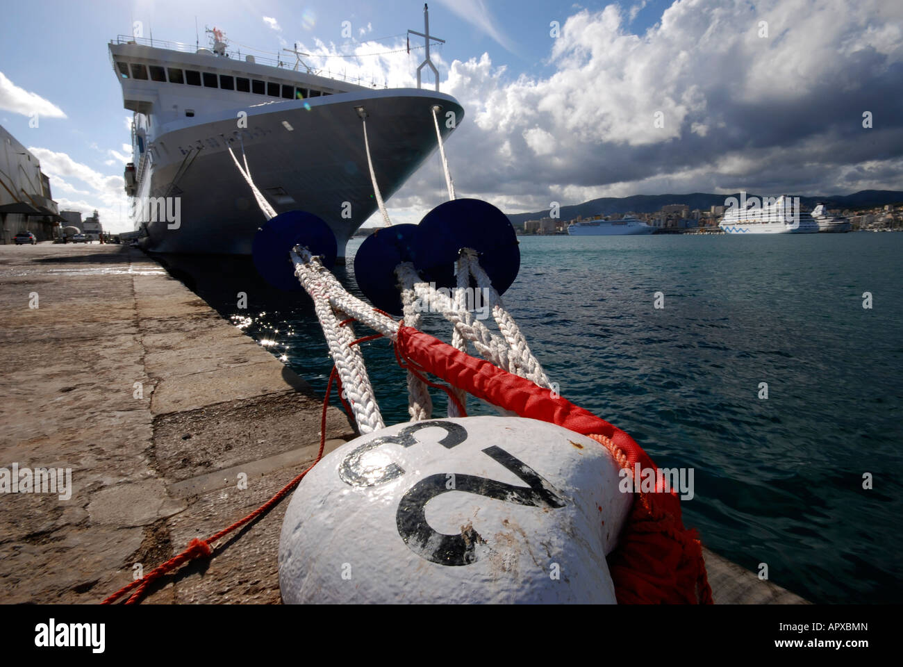 pier dock cruise Stock Photo - Alamy