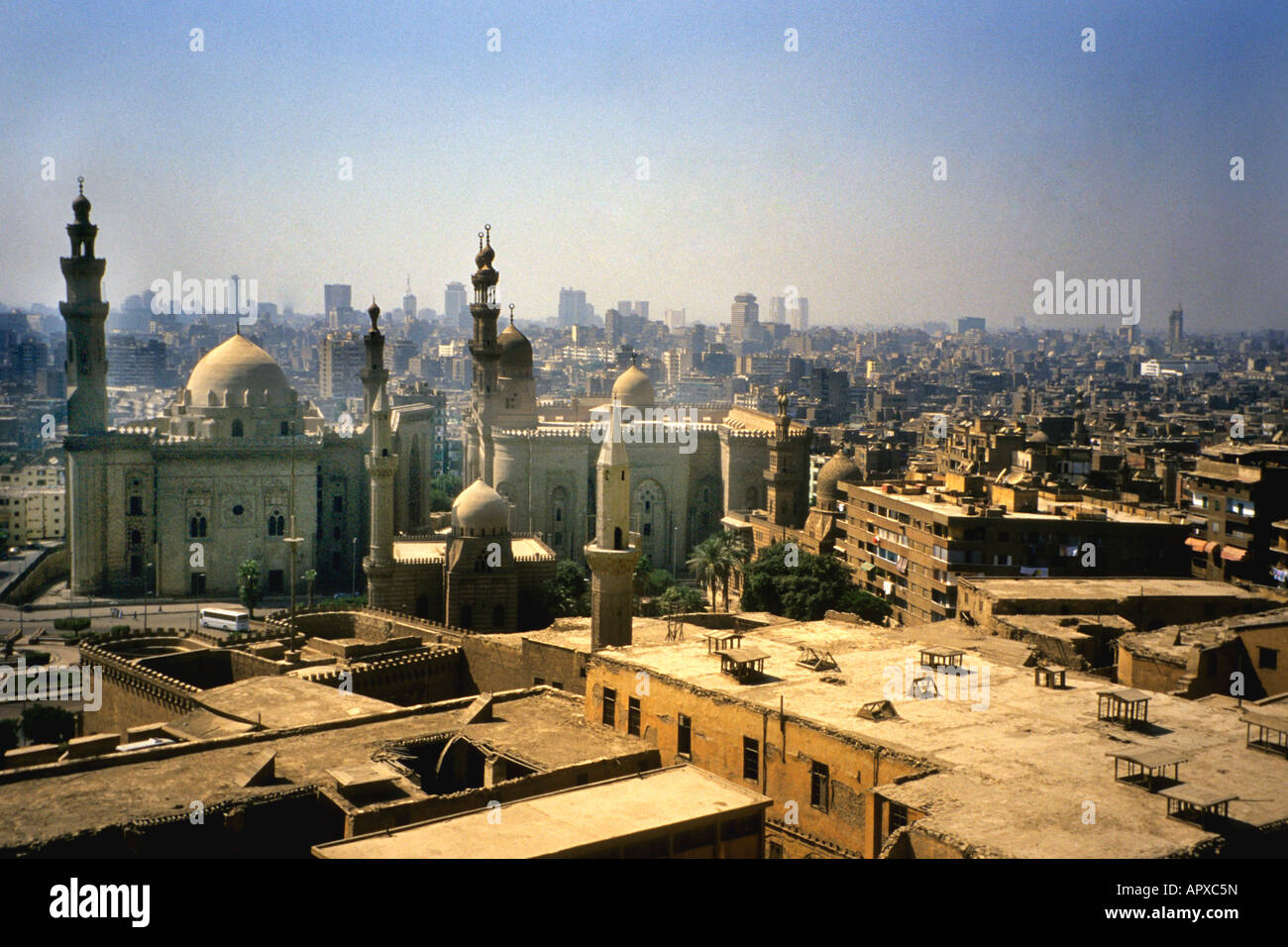 Cairo city pyramids hi-res stock photography and images - Alamy