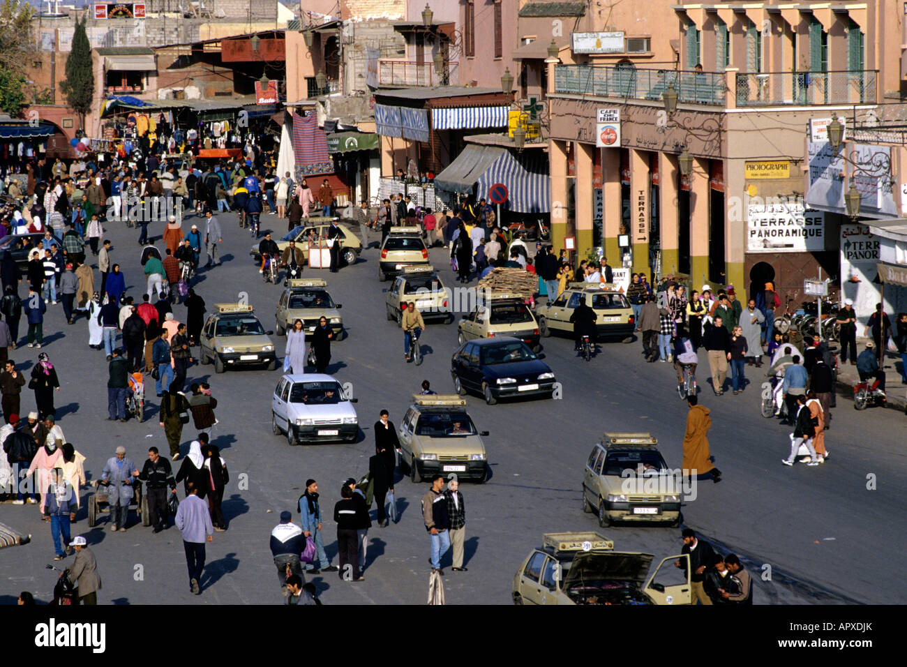 City traffic in the centre of Marrakech (Marrakesh Stock Photo - Alamy