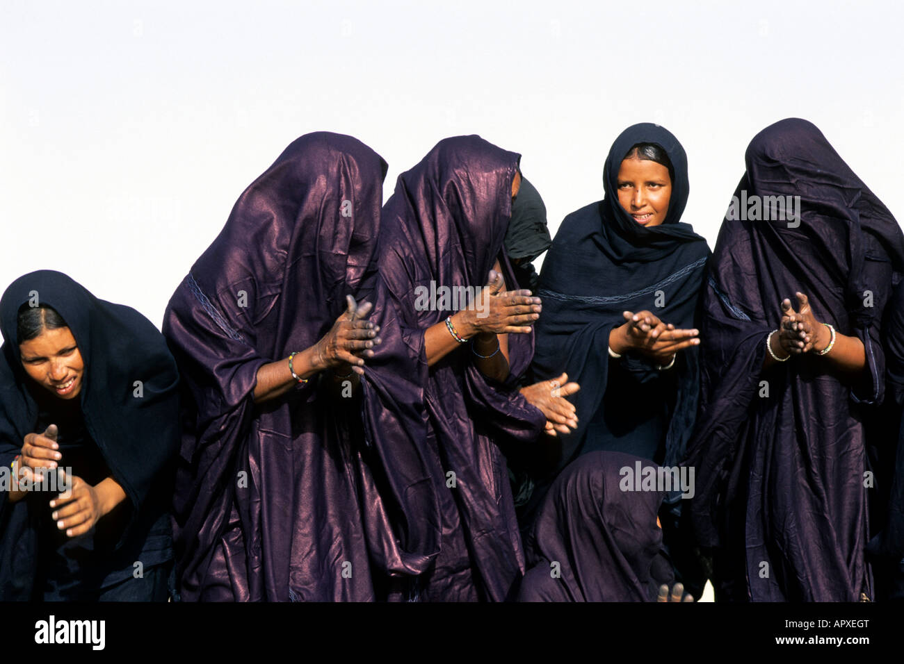 Tuareg women hi-res stock photography and images - Alamy