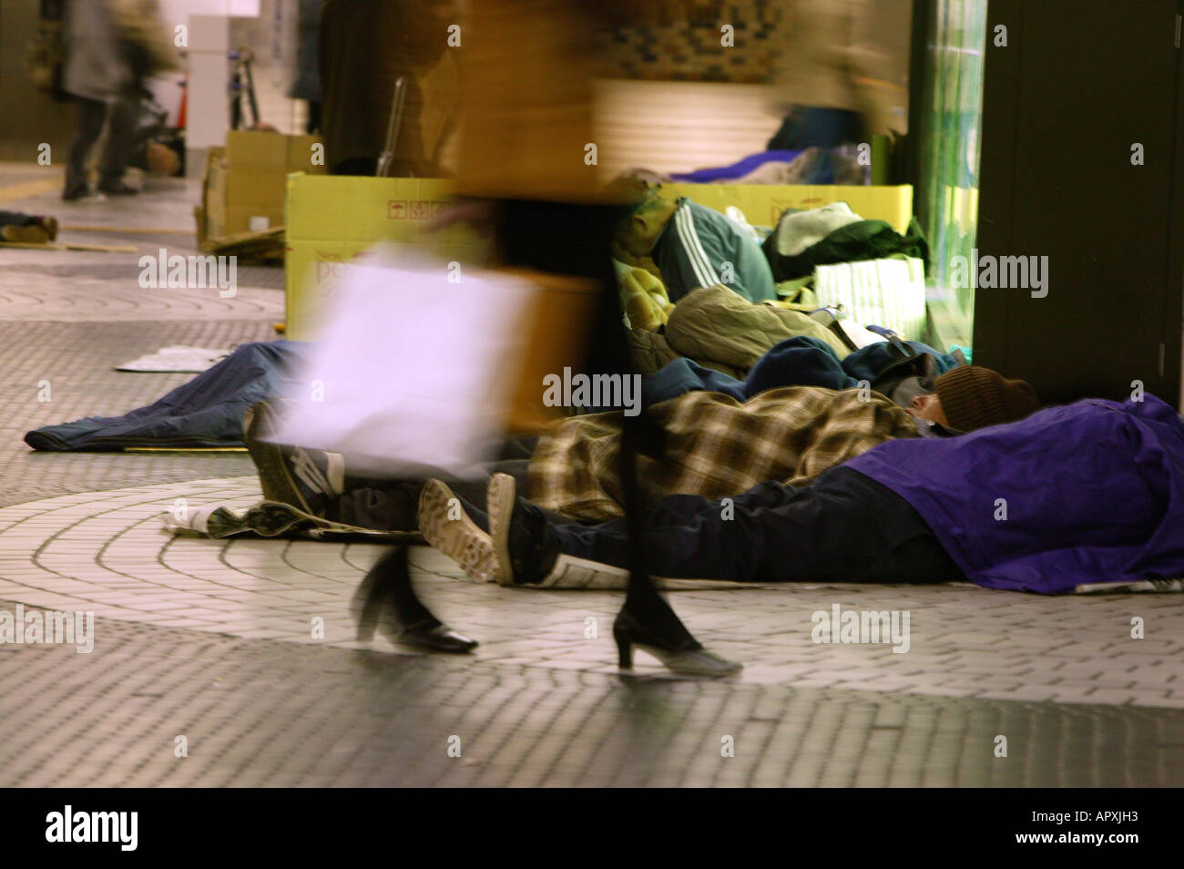 Homeless shelters in tokyo hi-res stock photography and images - Alamy