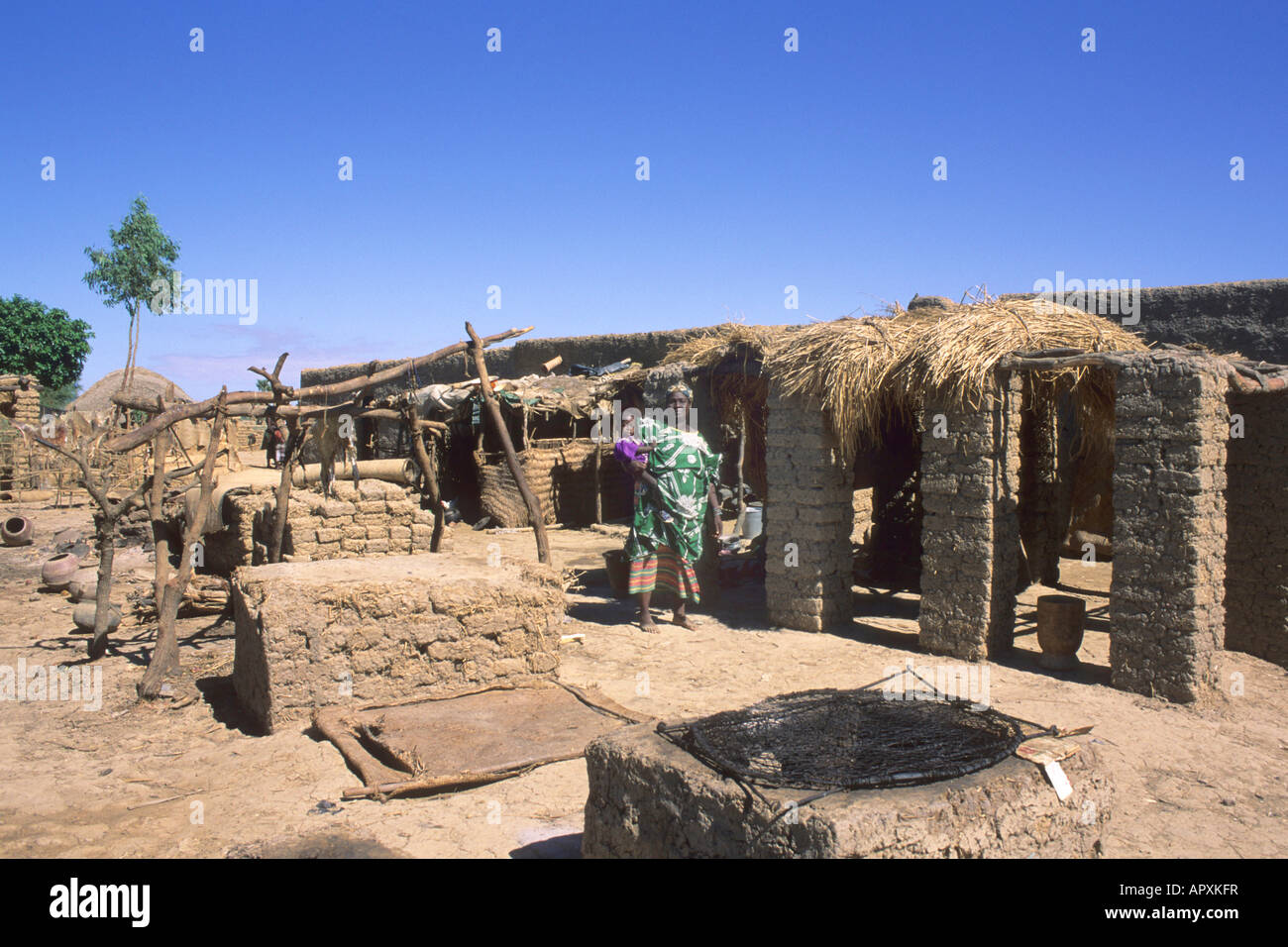 Village life rural mali hi-res stock photography and images - Alamy
