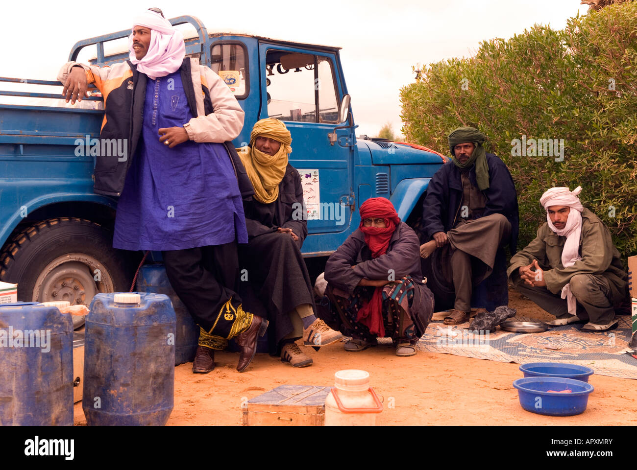 Tuareg men at Tekerkiba near Ubari Libyan Sahara Stock Photo - Alamy