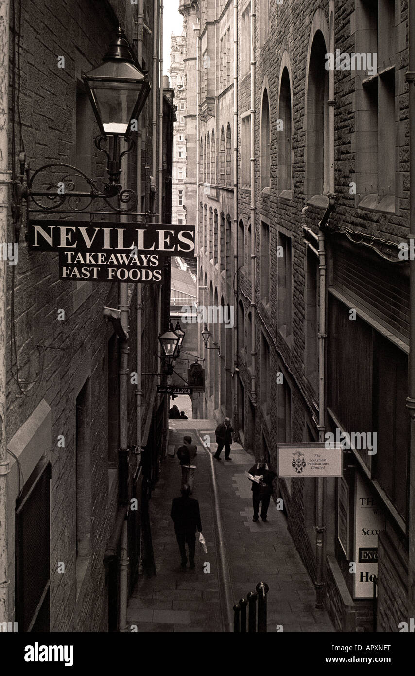 Narrow wynd hi-res stock photography and images - Alamy