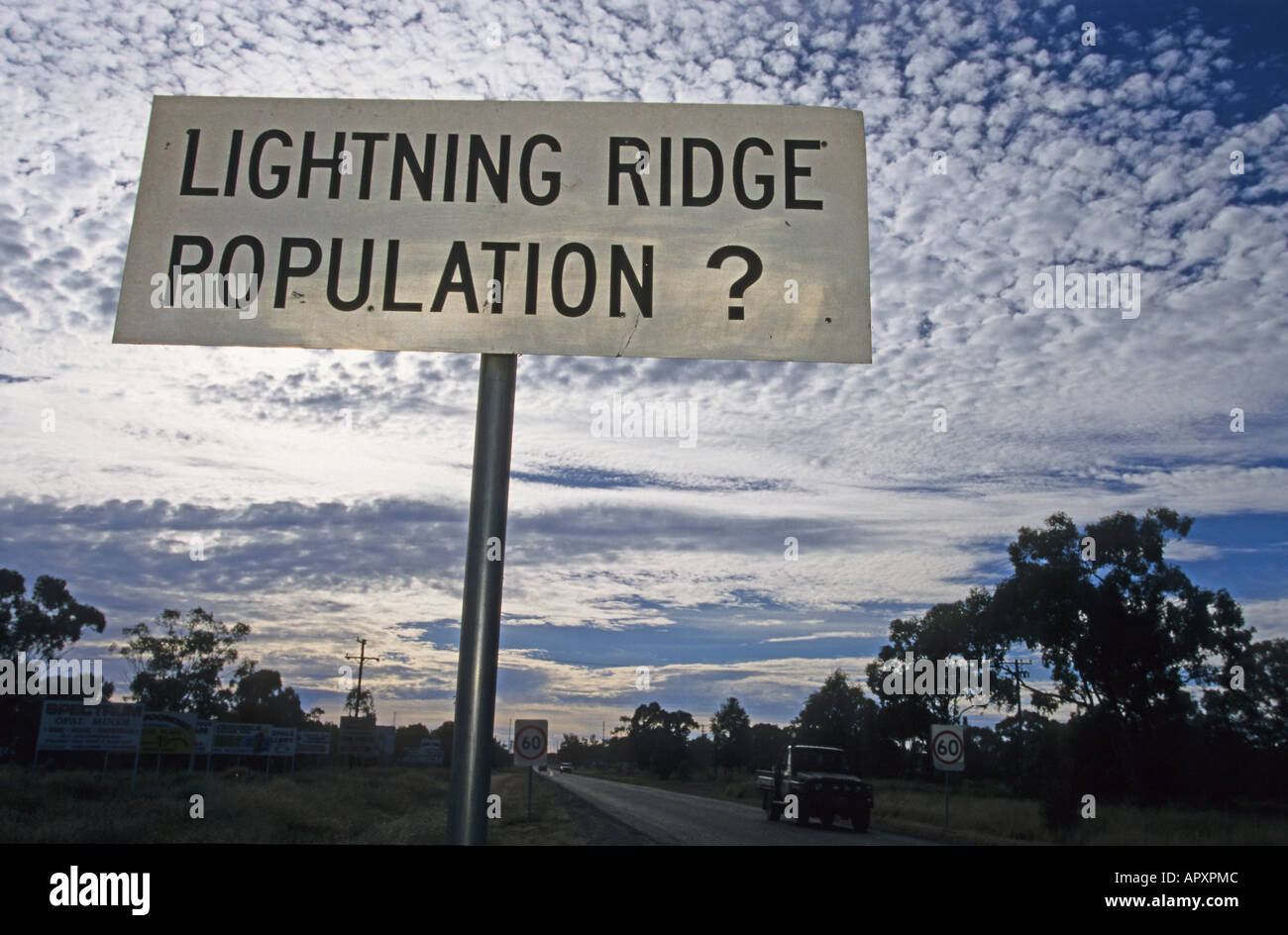Lightning Ridge population sign, Australien, NSW, The population of ...