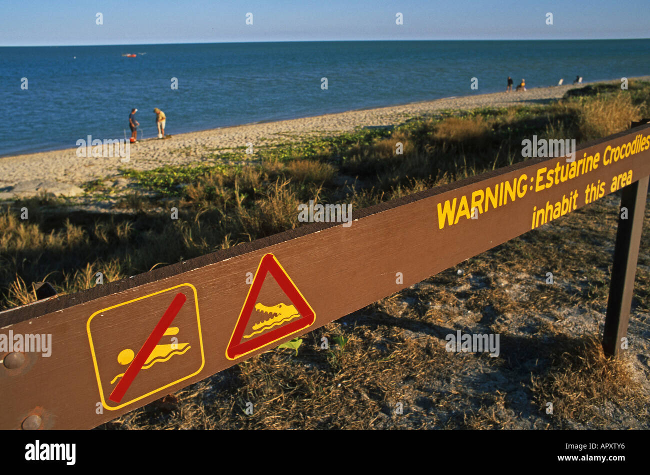 Crocodile warning sign, Karumba, Australien, Australia, Qld, Warning ...