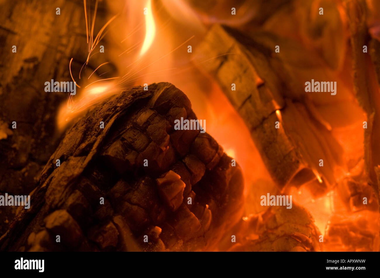 Hot blazing logs in a household fire Stock Photo - Alamy
