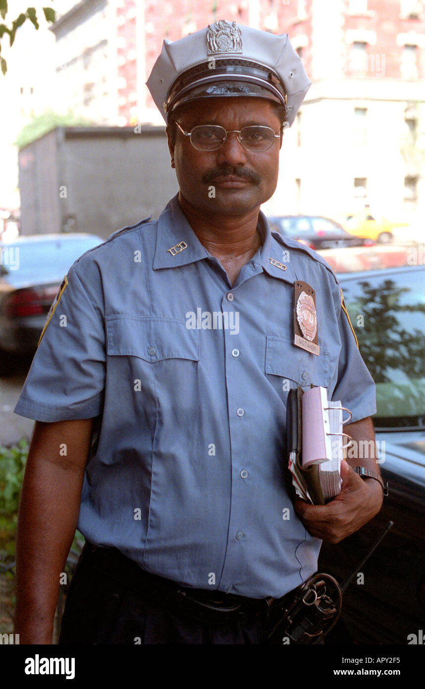 New york city and police and friendly hi-res stock photography and ...