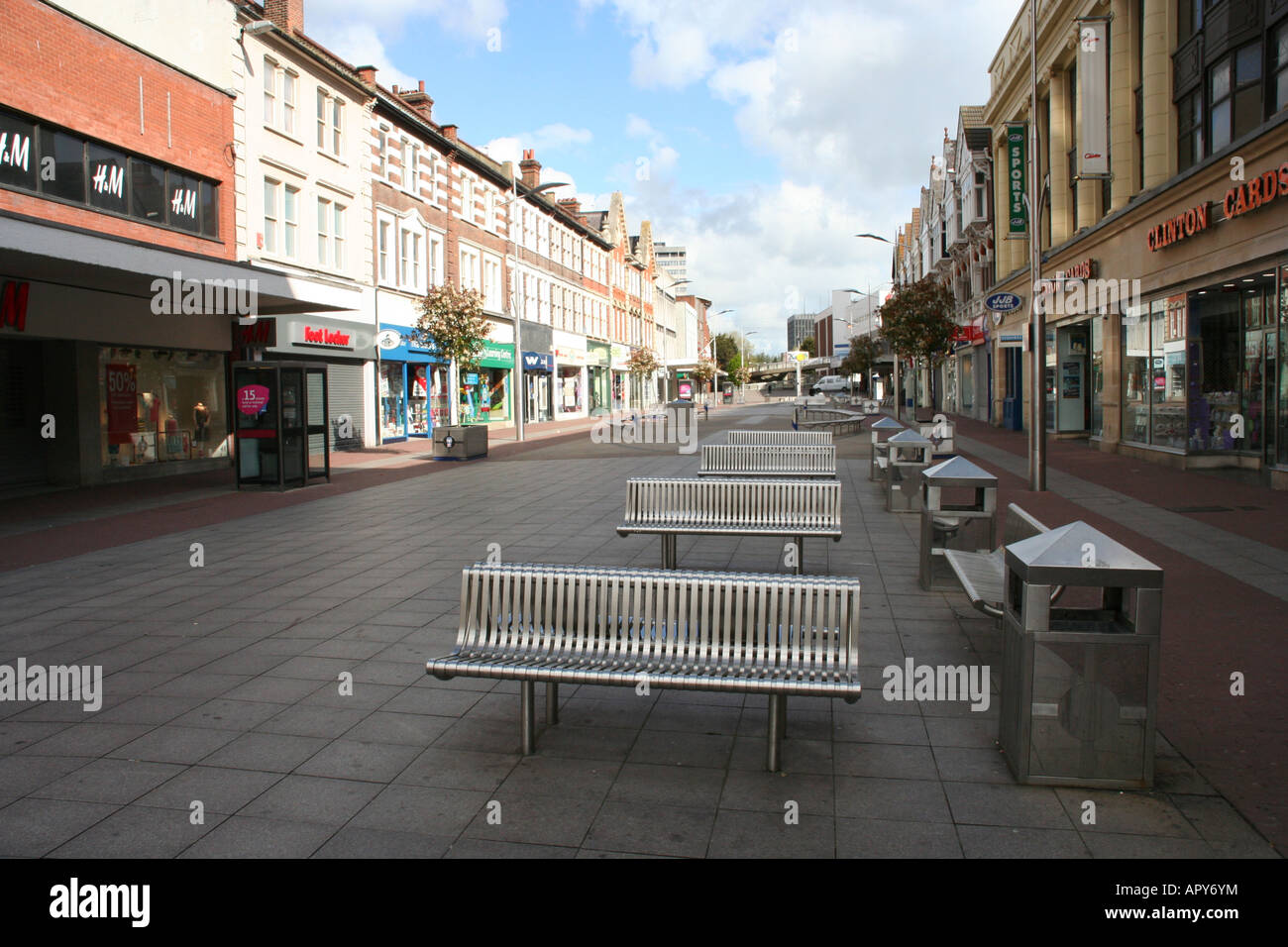southend on sea coastal seaside town centre shops essex river thames ...