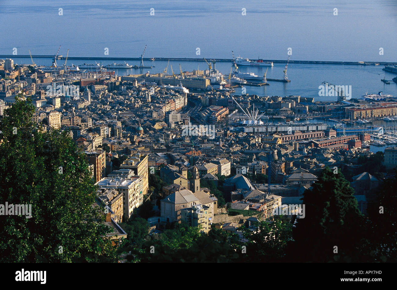 Old town genoa liguria hi-res stock photography and images - Alamy