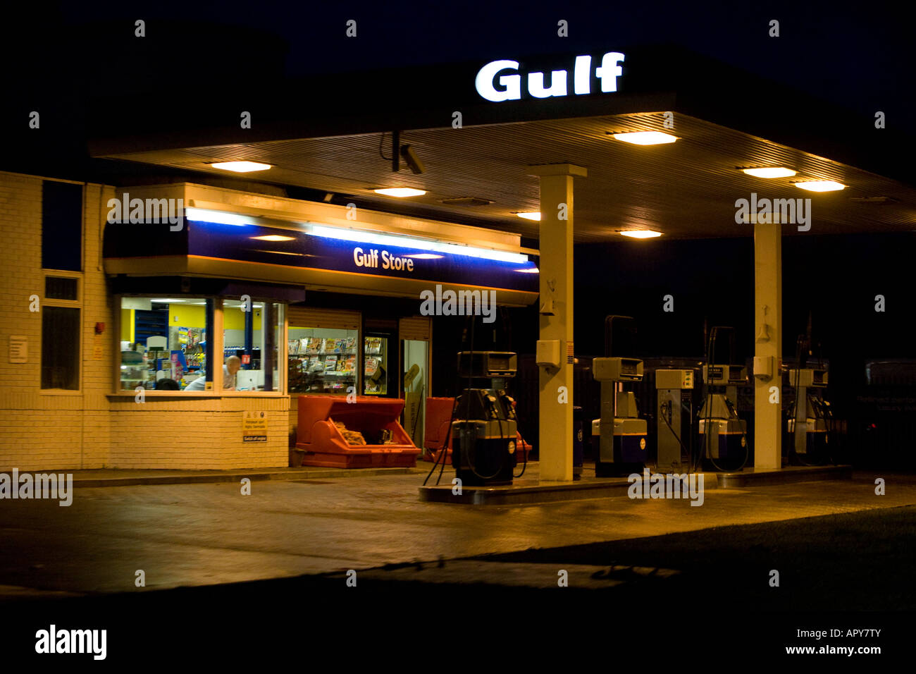 Gulf Store Gas station Stock Photo - Alamy