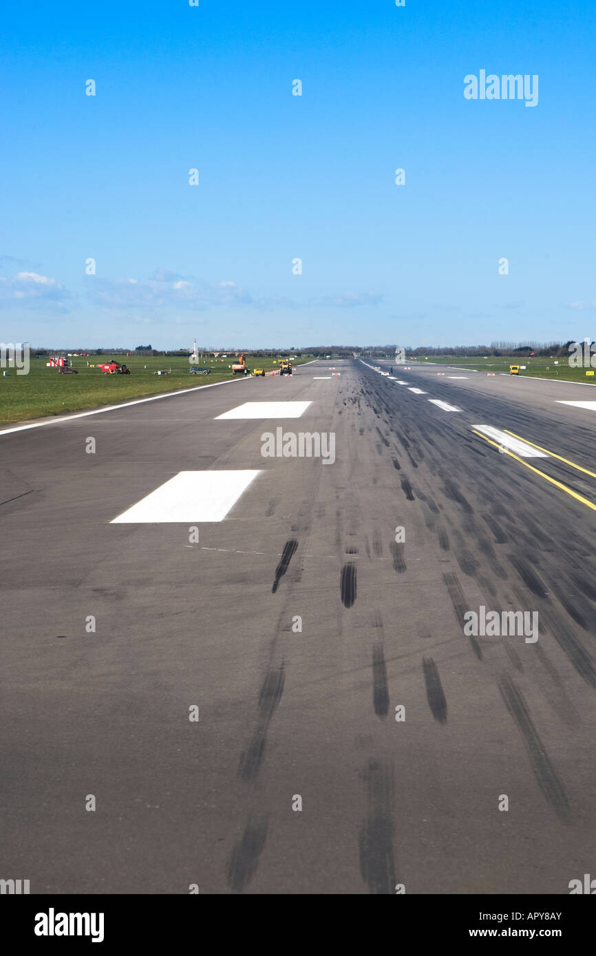 Runway 24R at Manchester Airport Stock Photo - Alamy
