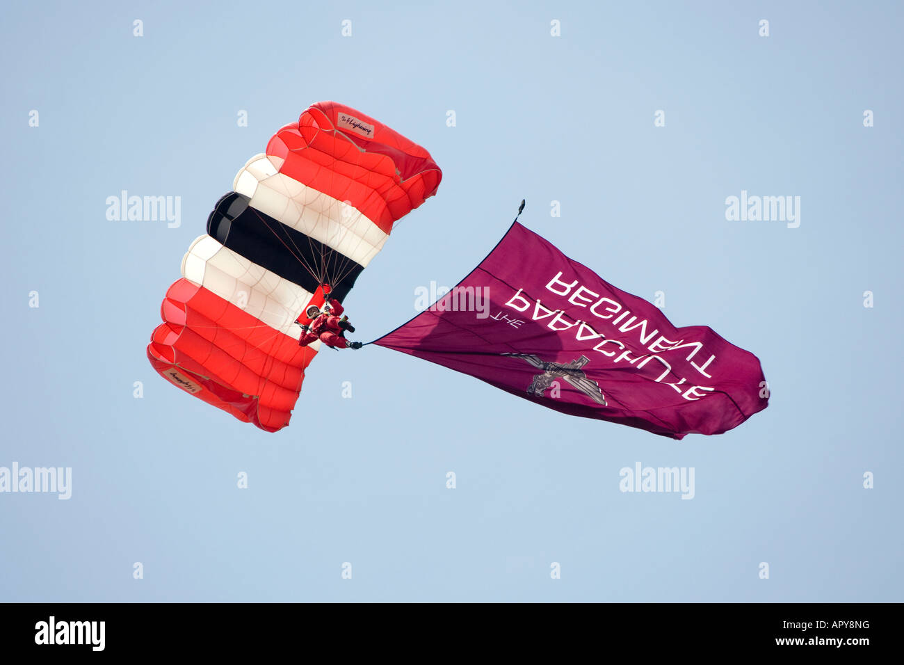 Army red devils parachute team hi-res stock photography and images - Alamy