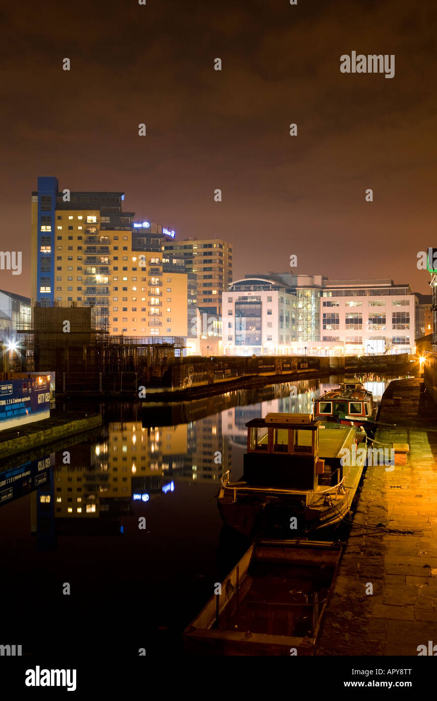 Leeds waterfront area hi-res stock photography and images - Alamy