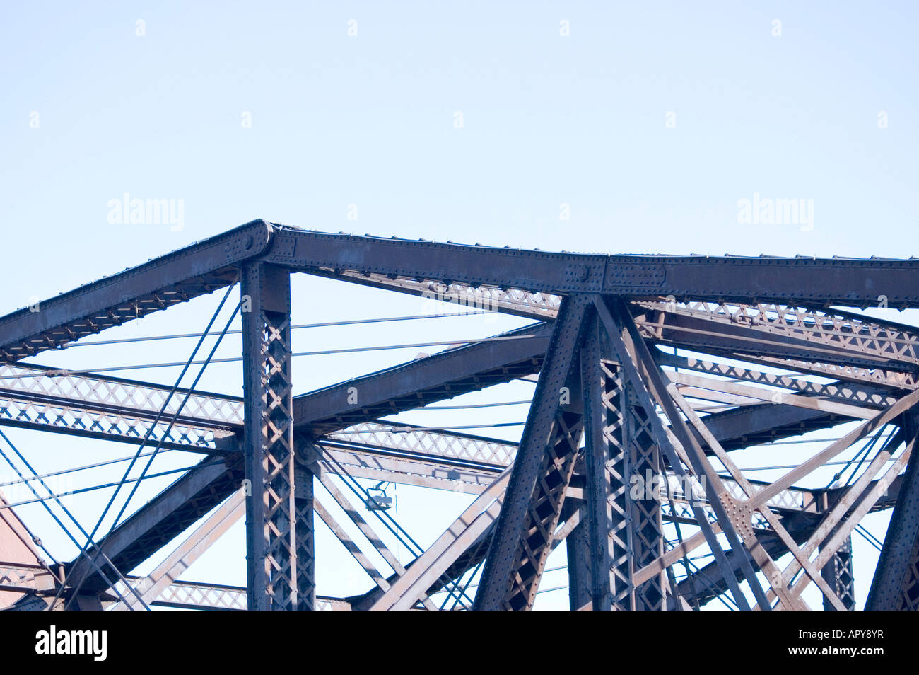 Sturdy bridge design hi-res stock photography and images - Alamy