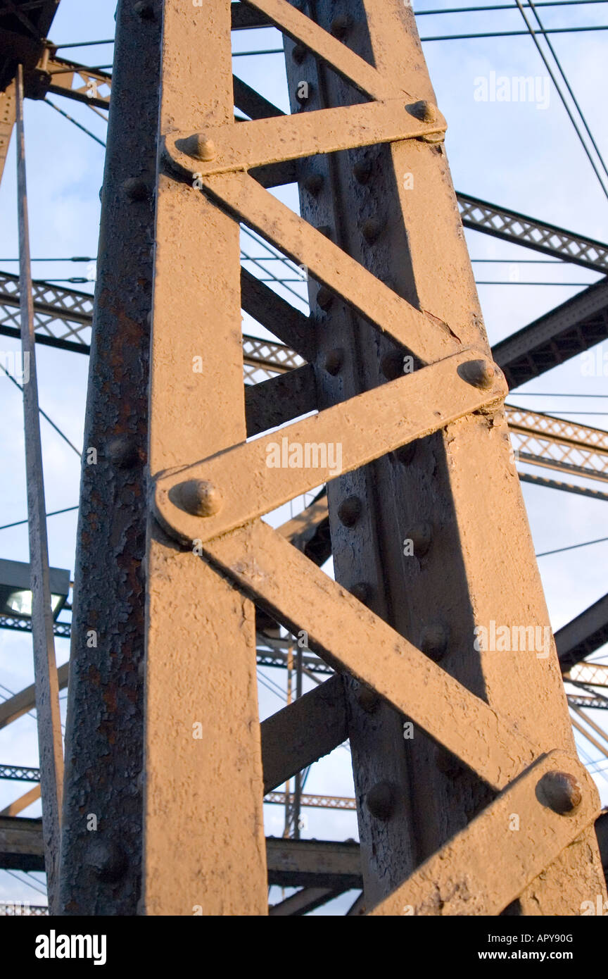 Sturdy bridge design hi-res stock photography and images - Alamy