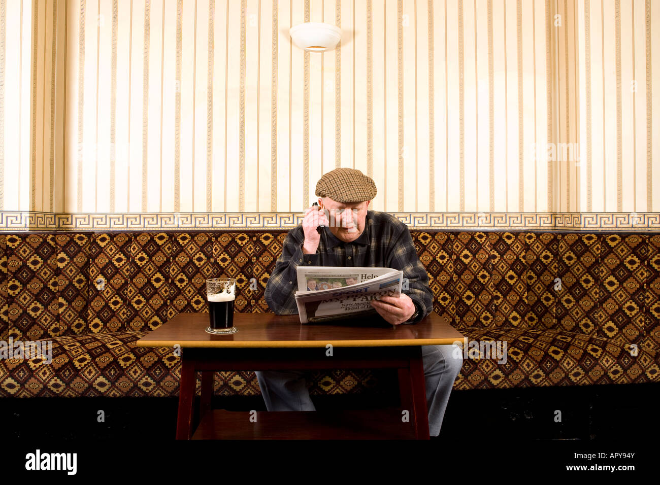 Working mans pub hi-res stock photography and images - Alamy