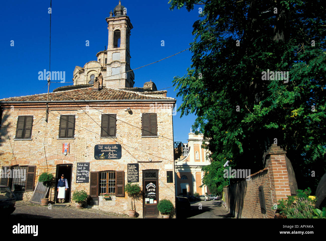Neive italy barbaresco hi-res stock photography and images - Alamy