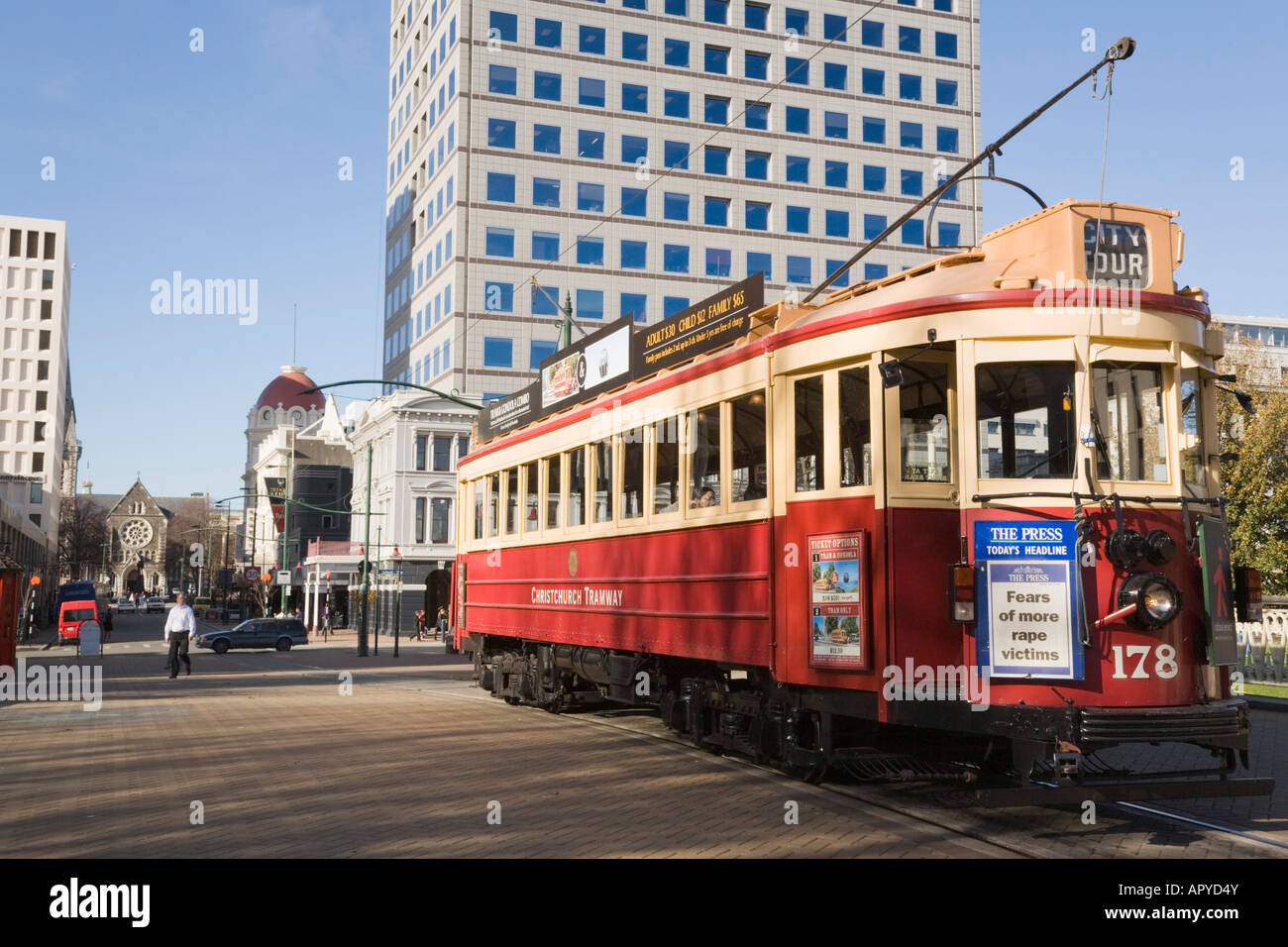 City Loop red tram giving sightseeing tours to tourists on tramway ...