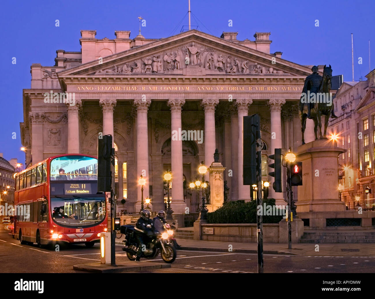 royal exchange building london Stock Photo - Alamy