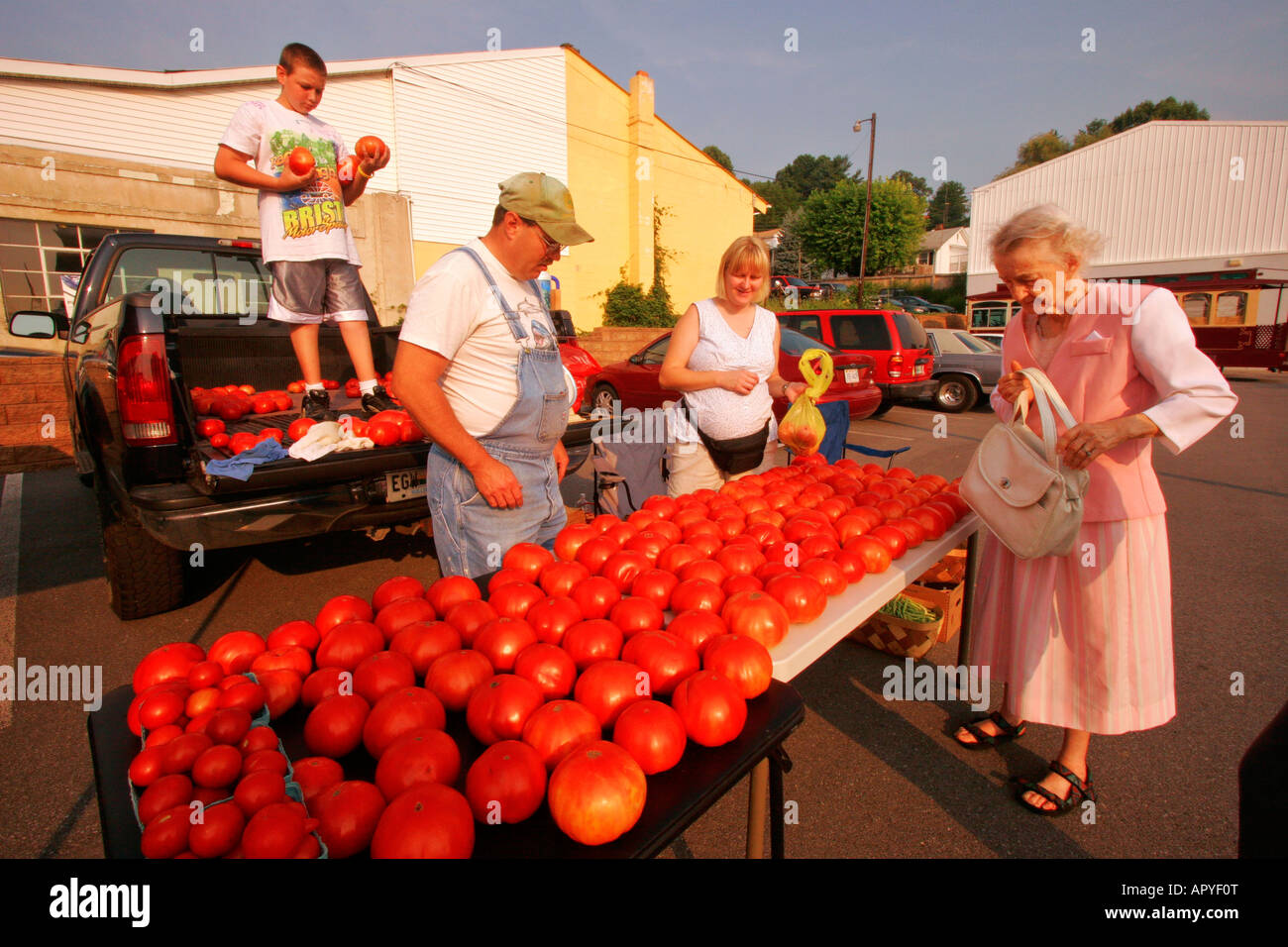 Virginia farmer market hi-res stock photography and images - Alamy