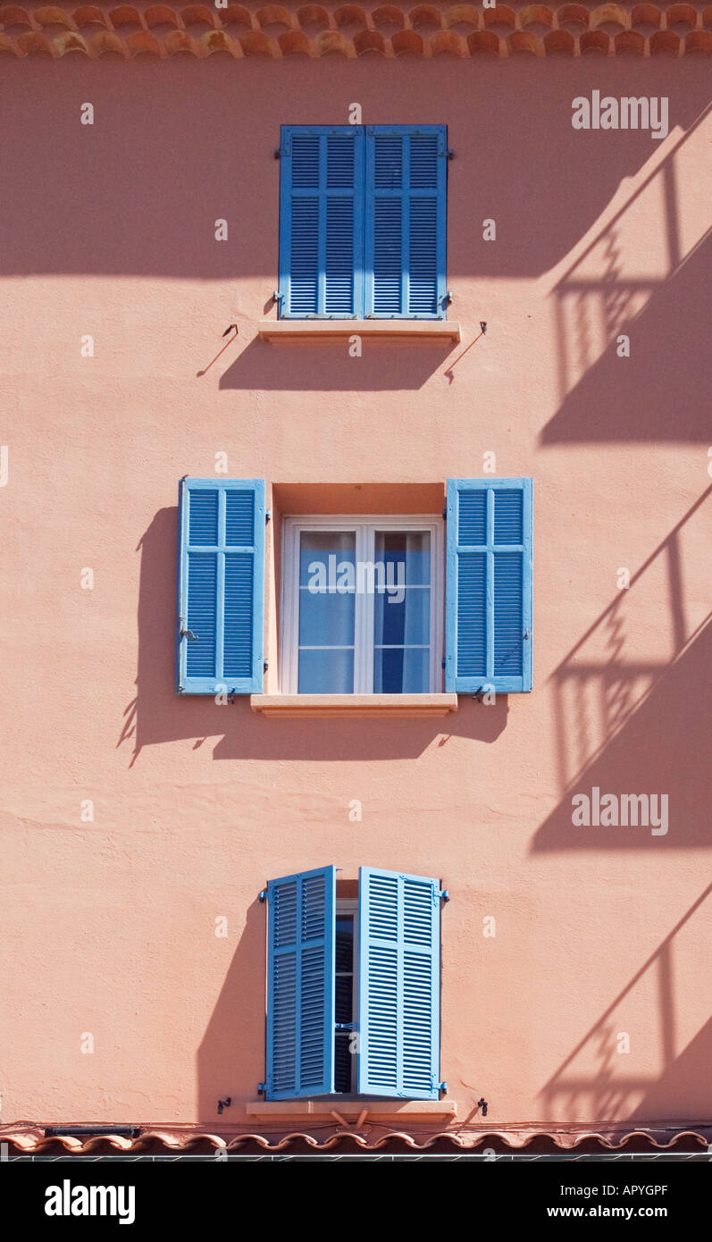 3 windows hi-res stock photography and images - Alamy