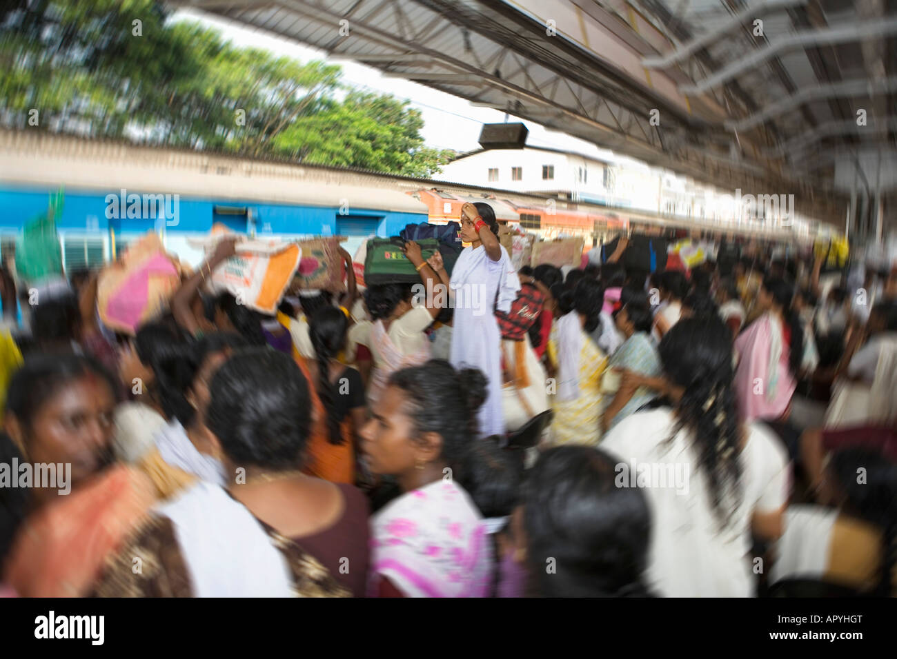 OVERCROWDING IN INDIA Stock Photo - Alamy