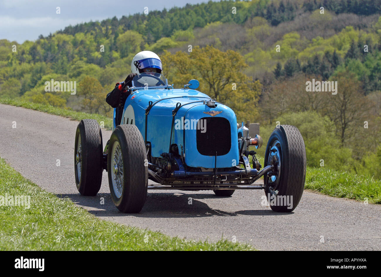 Vintage sports car club racing at Wiscombe park hill climb Devon ...