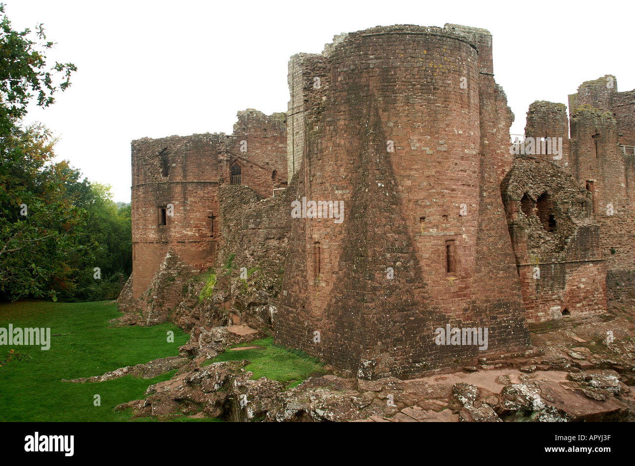 Goodrich castle gatehouse High Resolution Stock Photography and Images - Alamy