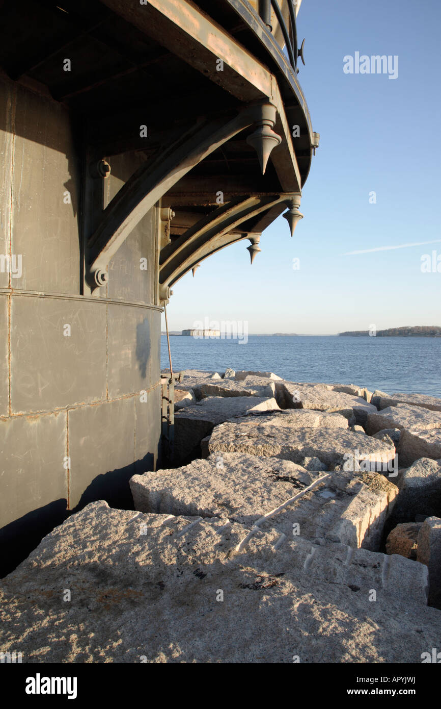 Spring Point Ledge Light at Fort Preble during the winter months ...