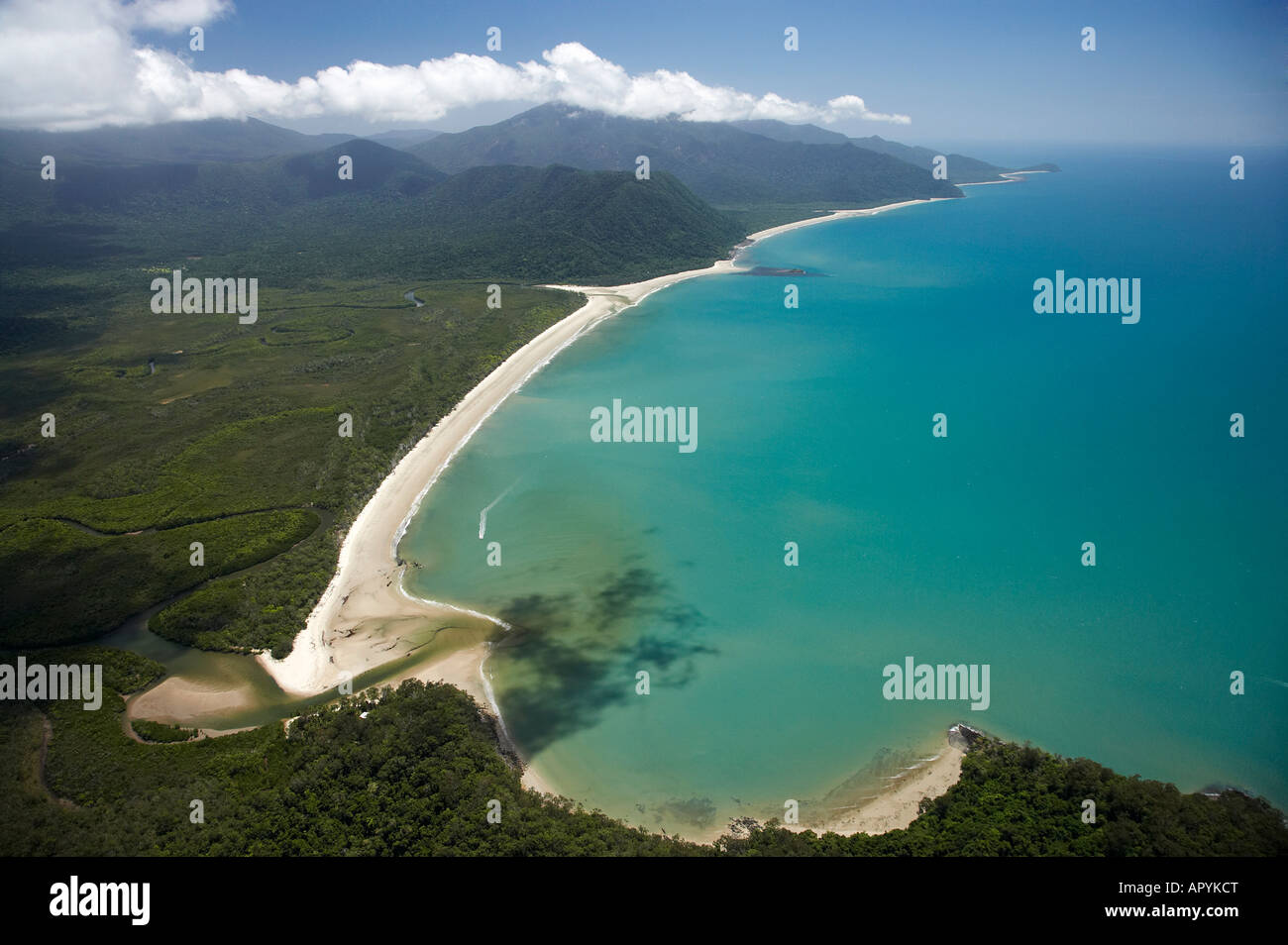 Thornton bay daintree hi-res stock photography and images - Alamy