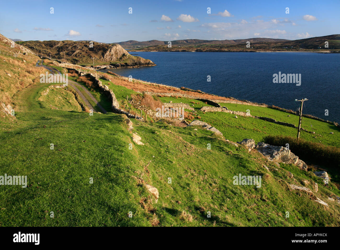Atlantic coastline near Letterfrack, Renvyle peninsula, bay Ballynakill ...