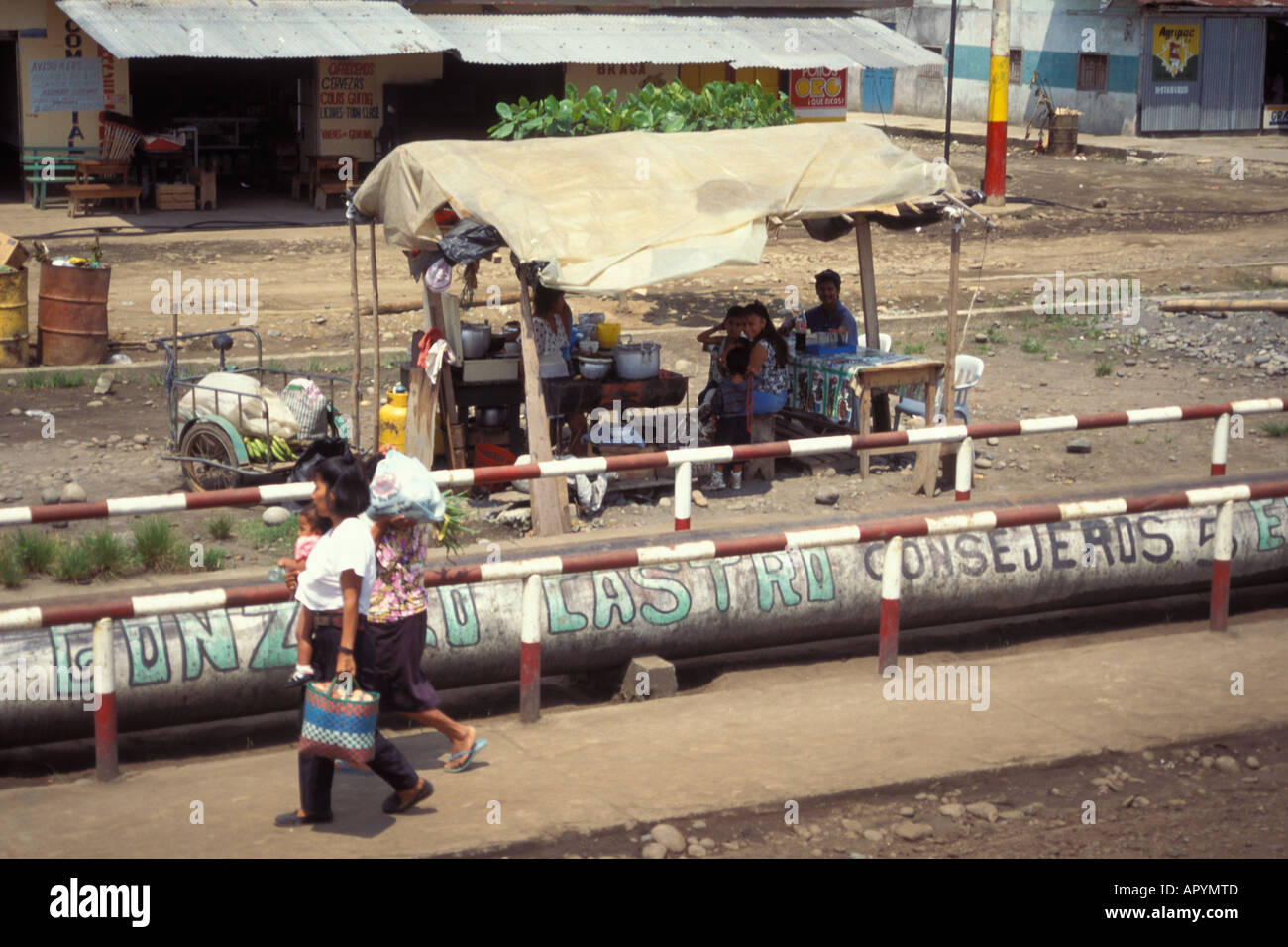 Makeshift restaurant hi-res stock photography and images - Alamy