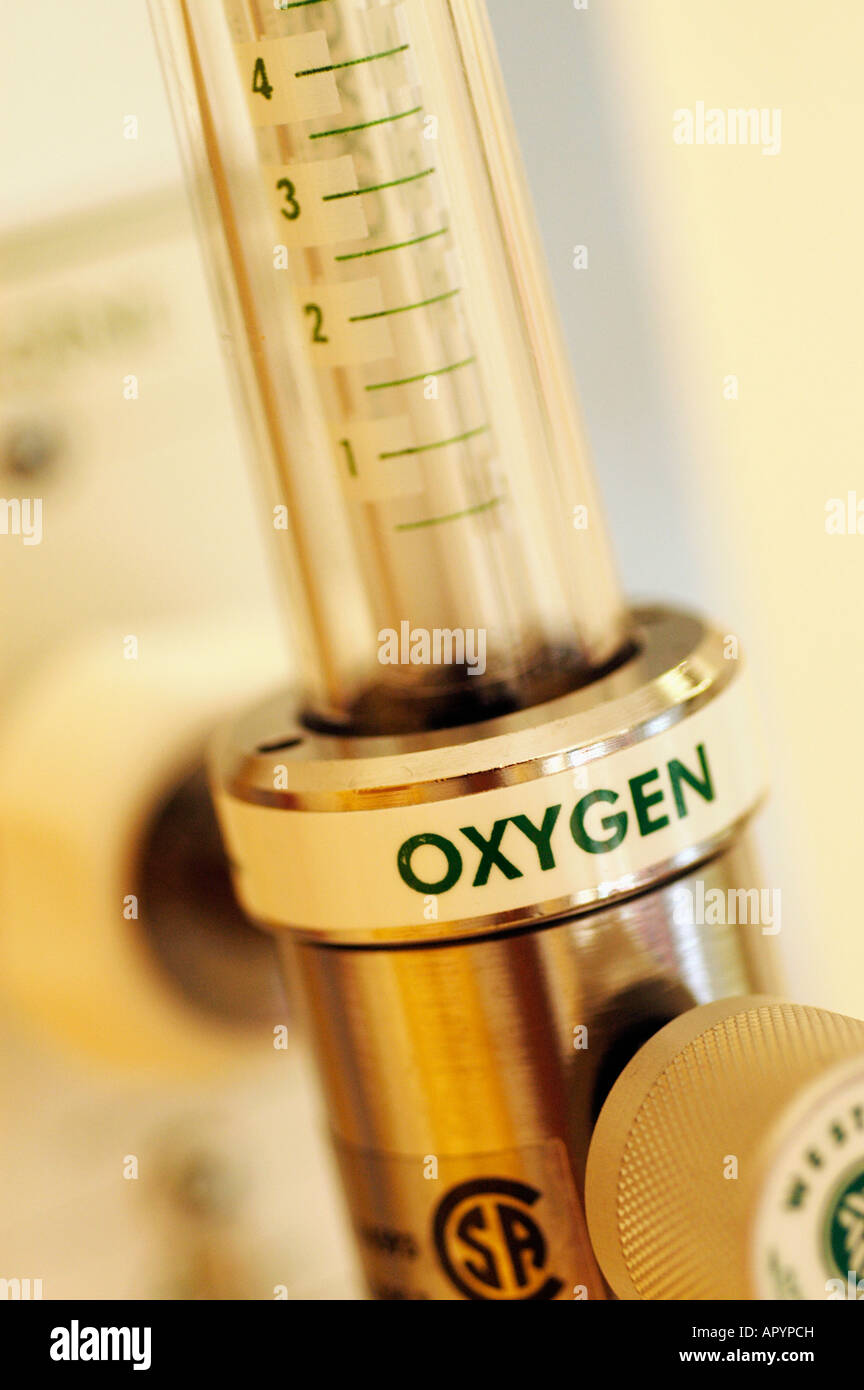 Oxygen regulator hi-res stock photography and images - Alamy