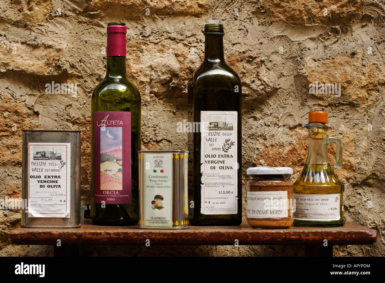 Typical Italian products on display in Tuscany, Italy Stock Photo - Alamy