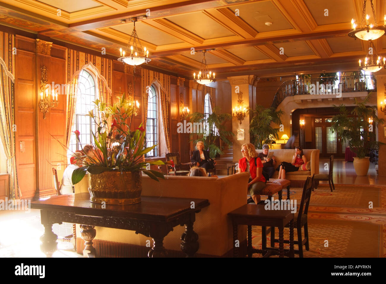 Fairmont chateau frontenac interior hi-res stock photography and images ...