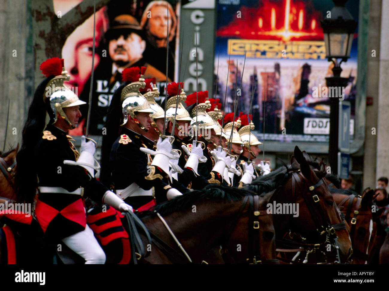 Paris republican guards at the elysee hi-res stock photography and ...