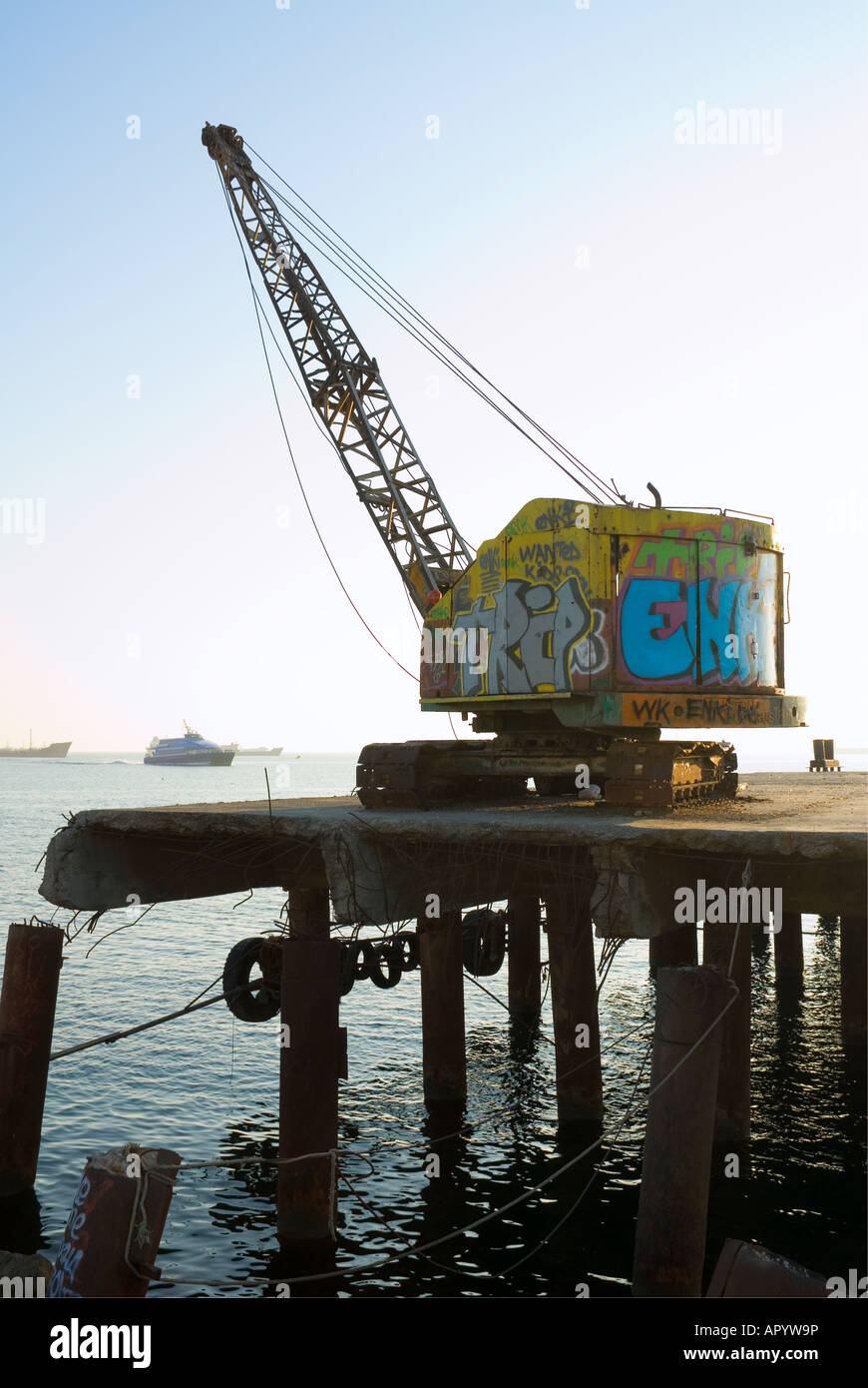 Jetty crane hi-res stock photography and images - Alamy