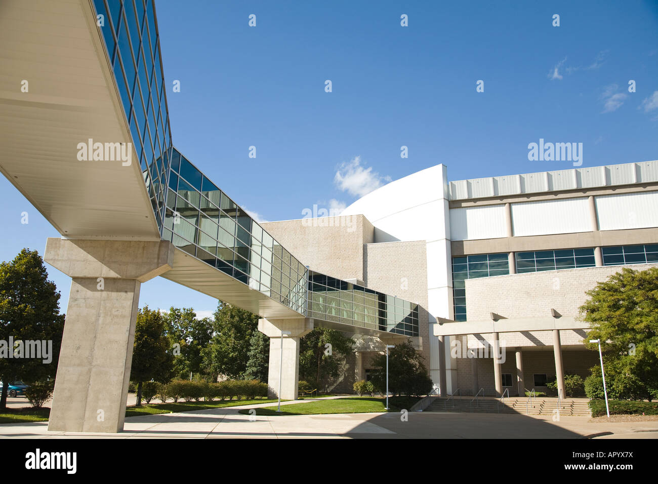 ILLINOIS Moline Pedestrian bridge and covered walkway to iWireless ...