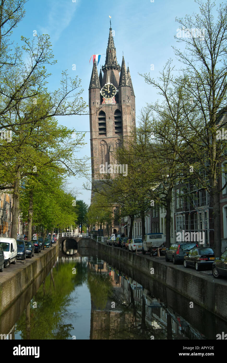 Oude Delft canal looking towards the leaning tower of Oude Kerk Old ...