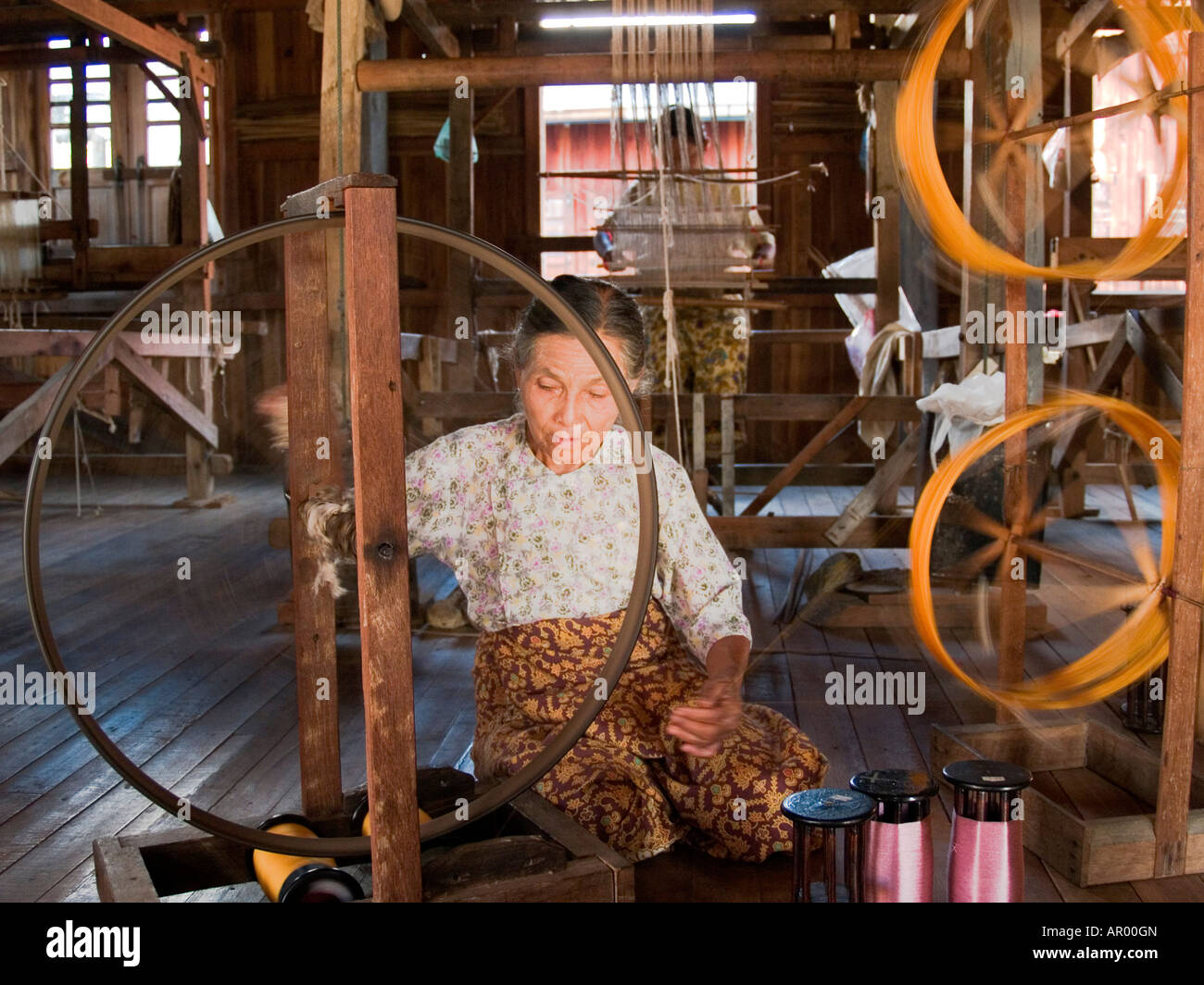 Myanmar burmese spinning wheel hi-res stock photography and images - Alamy