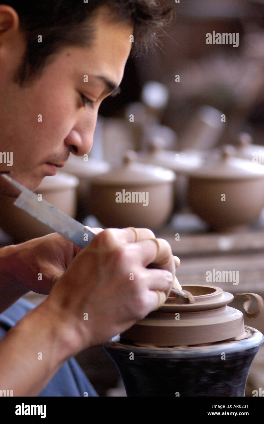 Japanese pottery making hi-res stock photography and images - Alamy